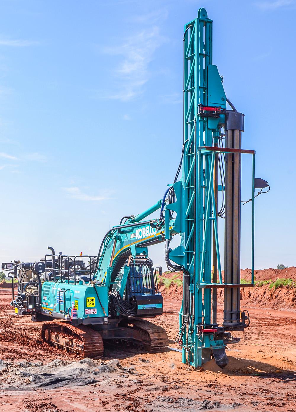 Kobelco SK220XDLC-10 proves successful as a drill rig carrier - Bell ...