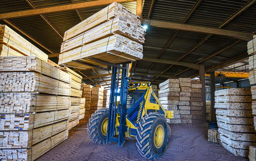 Bell 225F Forklift is the machine of choice for UCL Sawmill - Bell Equipment